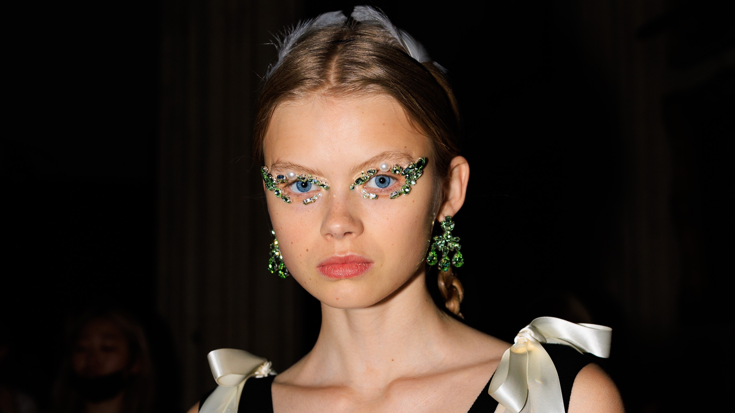 Feestelijke beautylooks bij Simone Rocha herfst/winter 2022 - Vogue NL