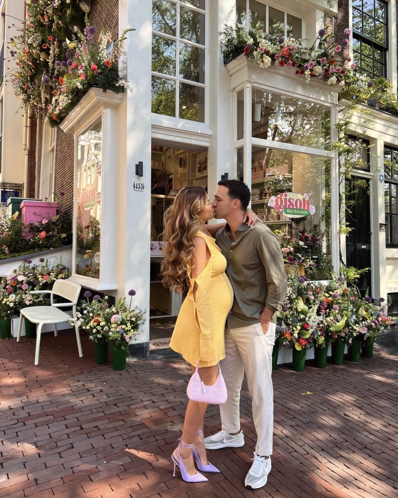 Gisou opent speciale 'Bee Season' pop-up in Amsterdam - Vogue NL