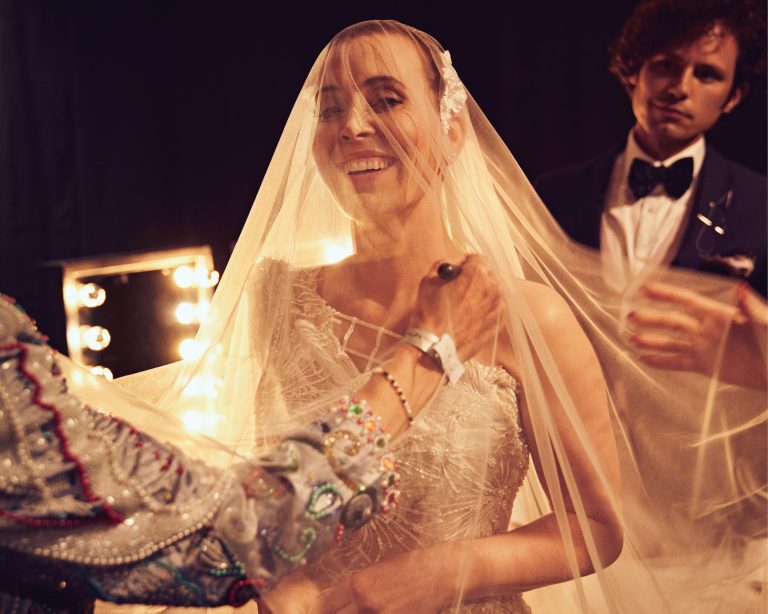 Vogue juli/augustus 2022 met Anouk & Dominique op de cover - Vogue NL