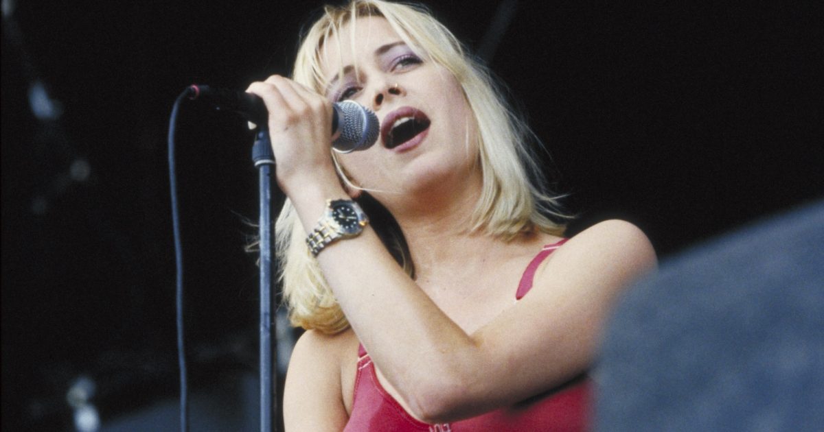 Anouk op het podium: 9 iconische foto's door de jaren heen - Vogue NL