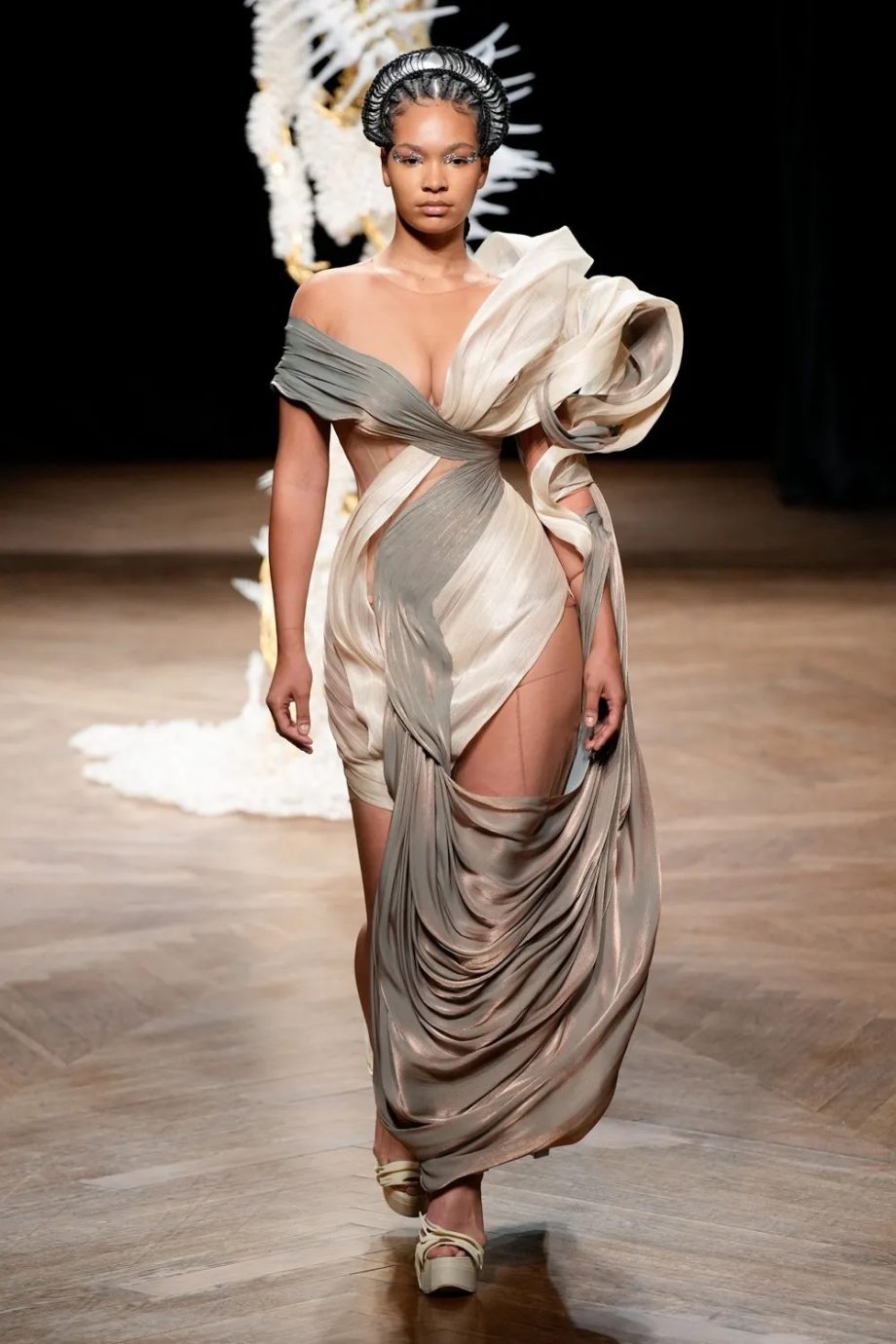 In gesprek met Iris van Herpen over haar nieuwste collectie - Vogue.nl