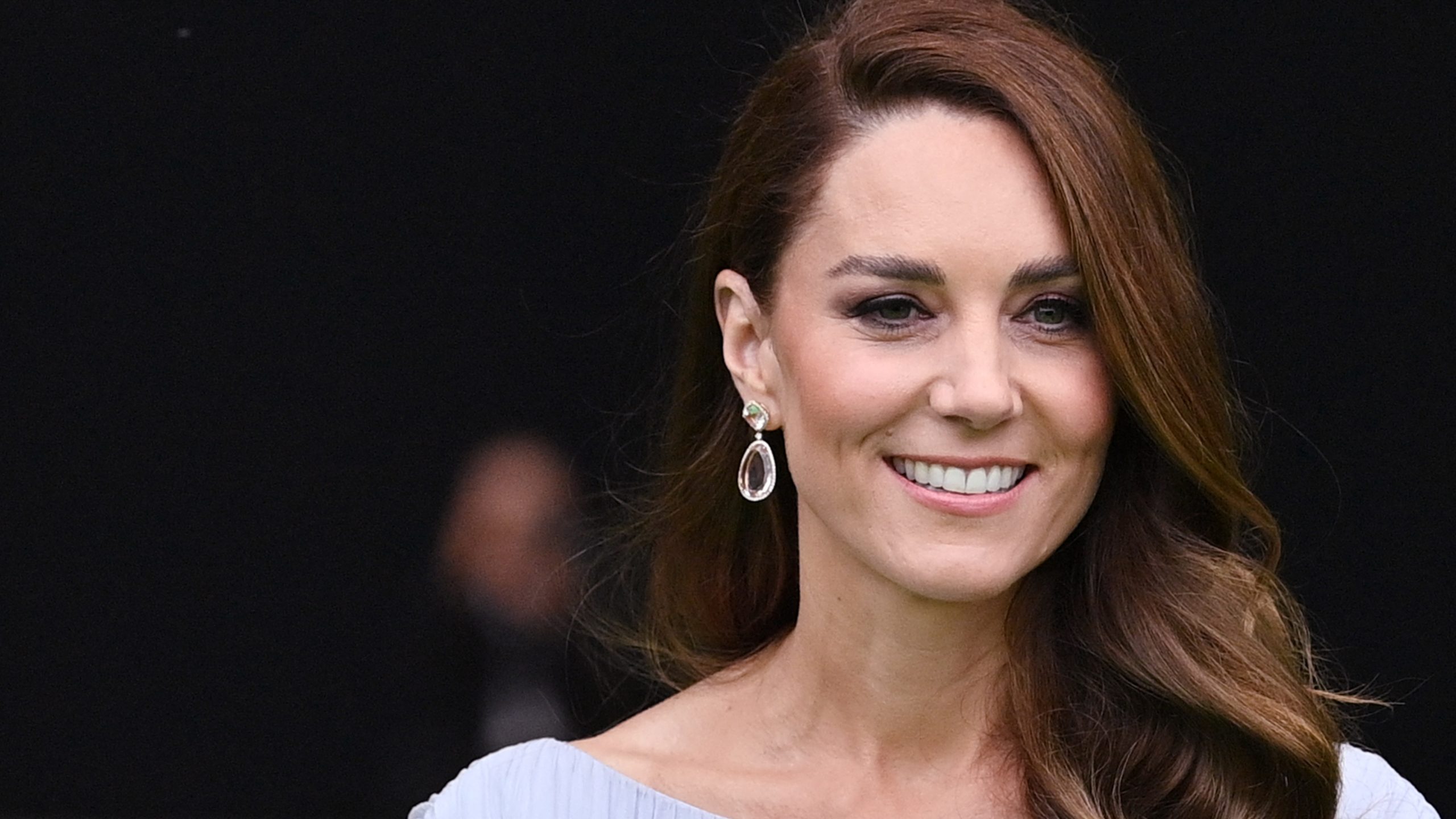 Waarom Kate Middleton altijd elegant op foto's staat - Vogue.nl