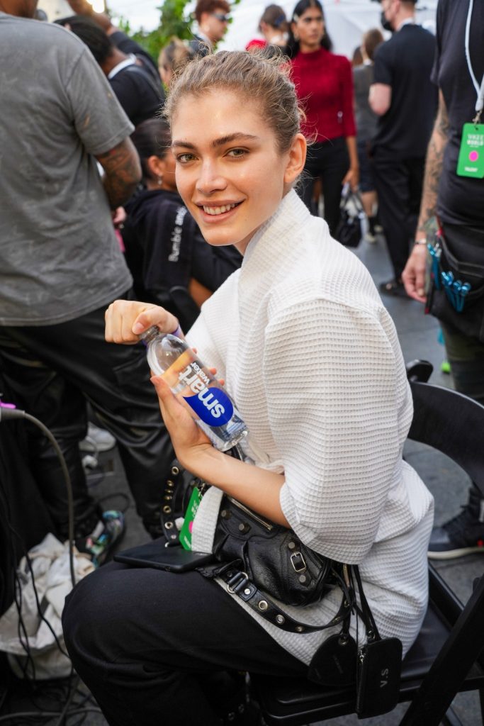 Backstage bij Vogue World: bekijk hier alle foto's - Vogue.nl