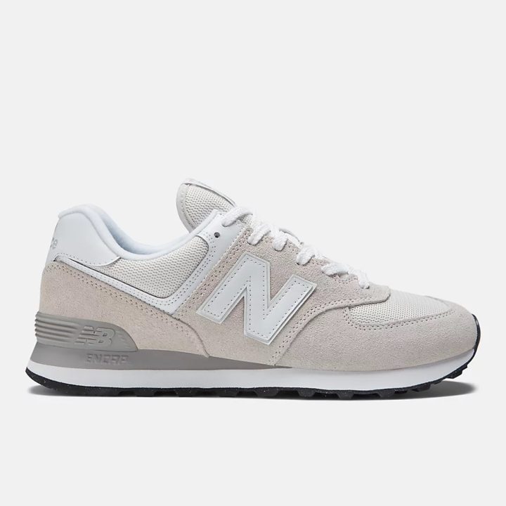 Deze New Balance sneakers zijn favoriet van Ashley Olsen