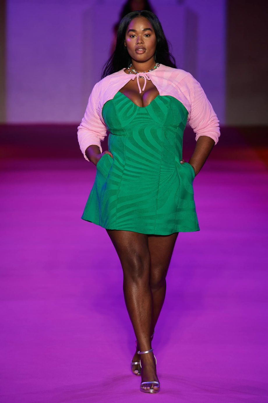 De 9 beste catwalkmomenten van Vogue-coverster Precious Lee