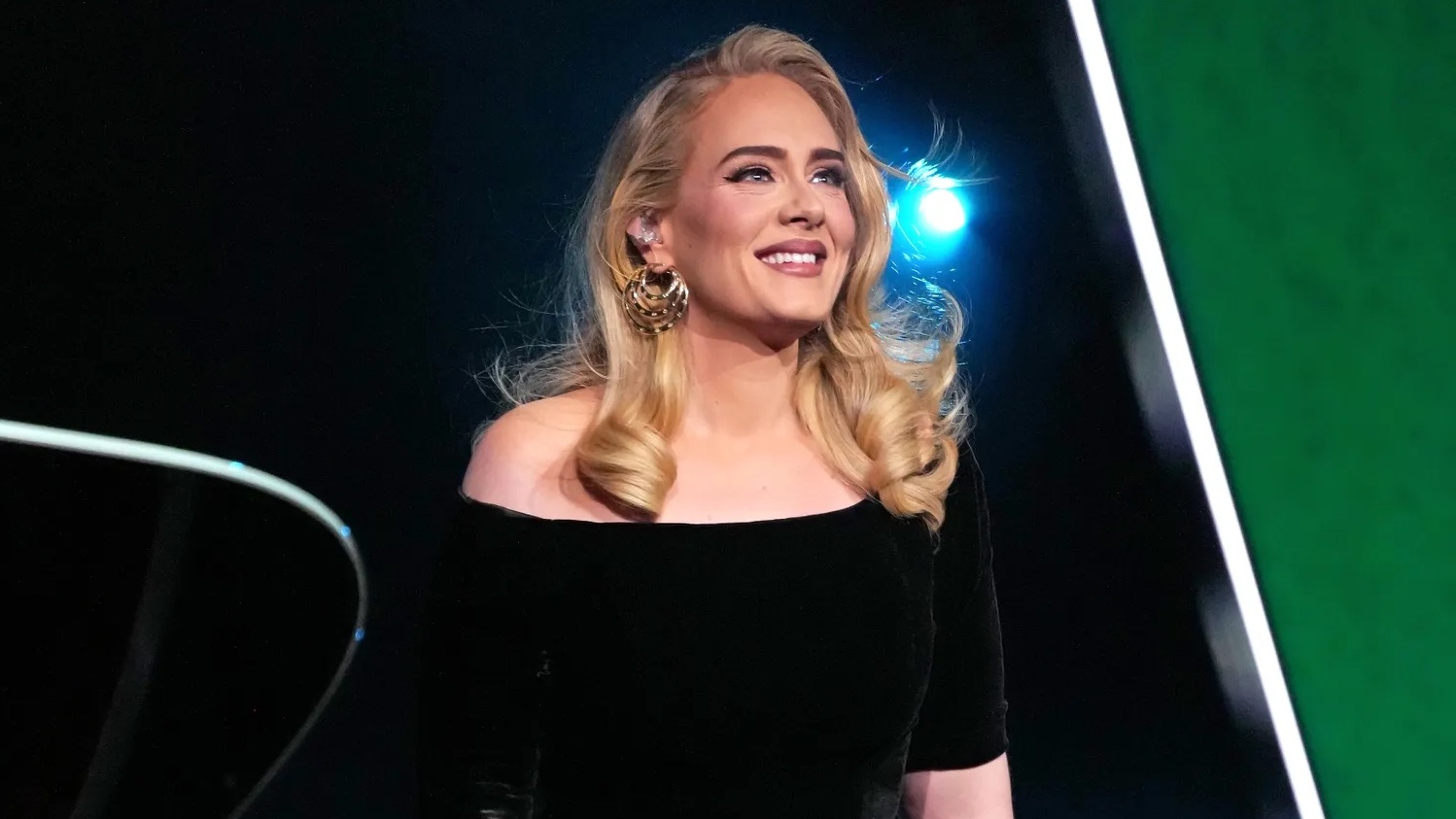 Adele start haar Vegas-shows in custom Schiaparelli