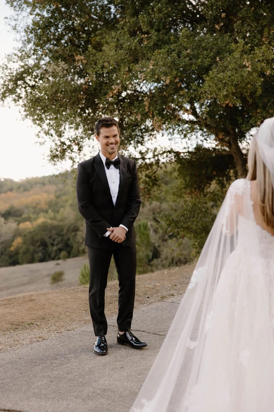 Zien: de intieme bruiloft van Taylor Lautner en Taylor Dome