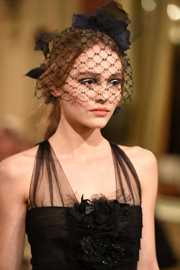 De 9 mooiste beautylooks van Chanel Métiers d'Art-shows