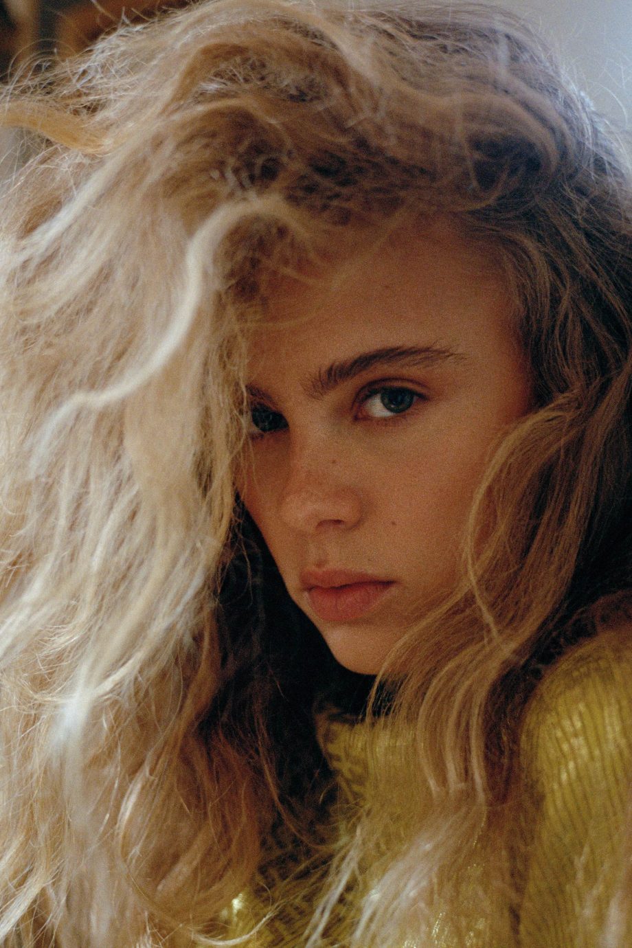 Statisch haar: dit is de oorzaak en (belangrijker) zo kom je ervan af