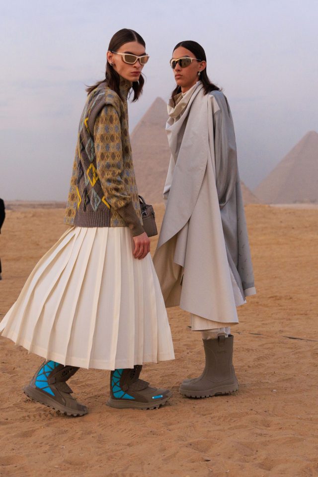 Zien: Dior organiseert spectaculaire mannenmodeshow in Egypte