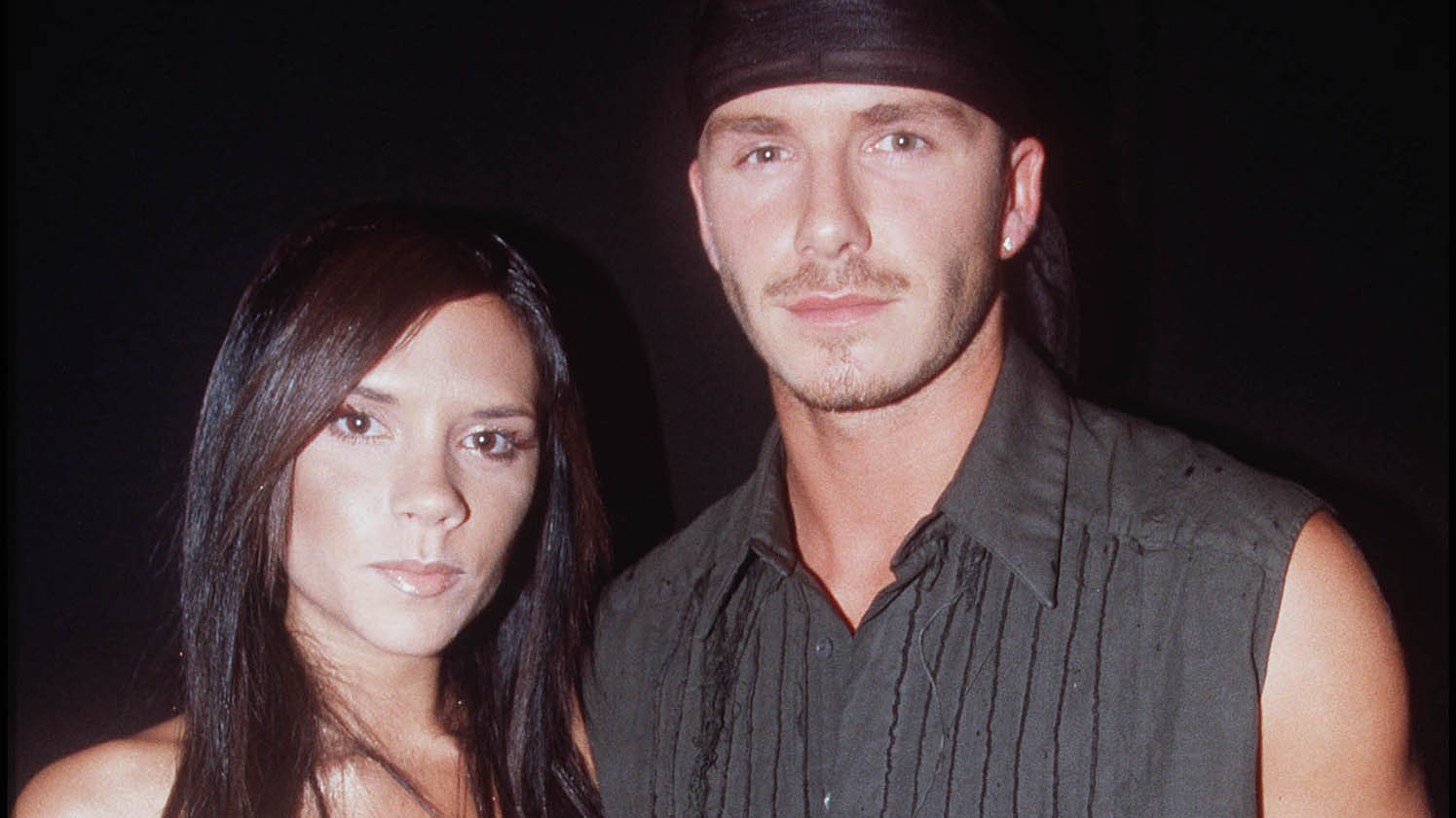 Victoria en David Beckham delen 90s foto's op Valentijnsdag Victoria en David Beckham delen 90s foto's op Valentijnsdag