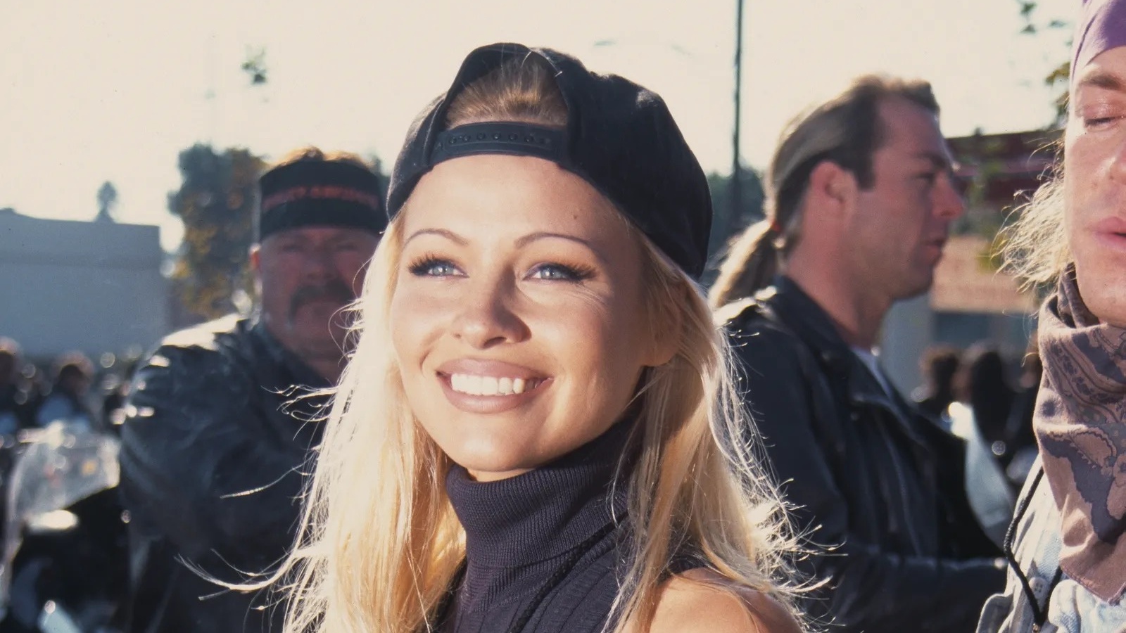 De beste beautylooks van Pamela Anderson uit de jaren negentig
