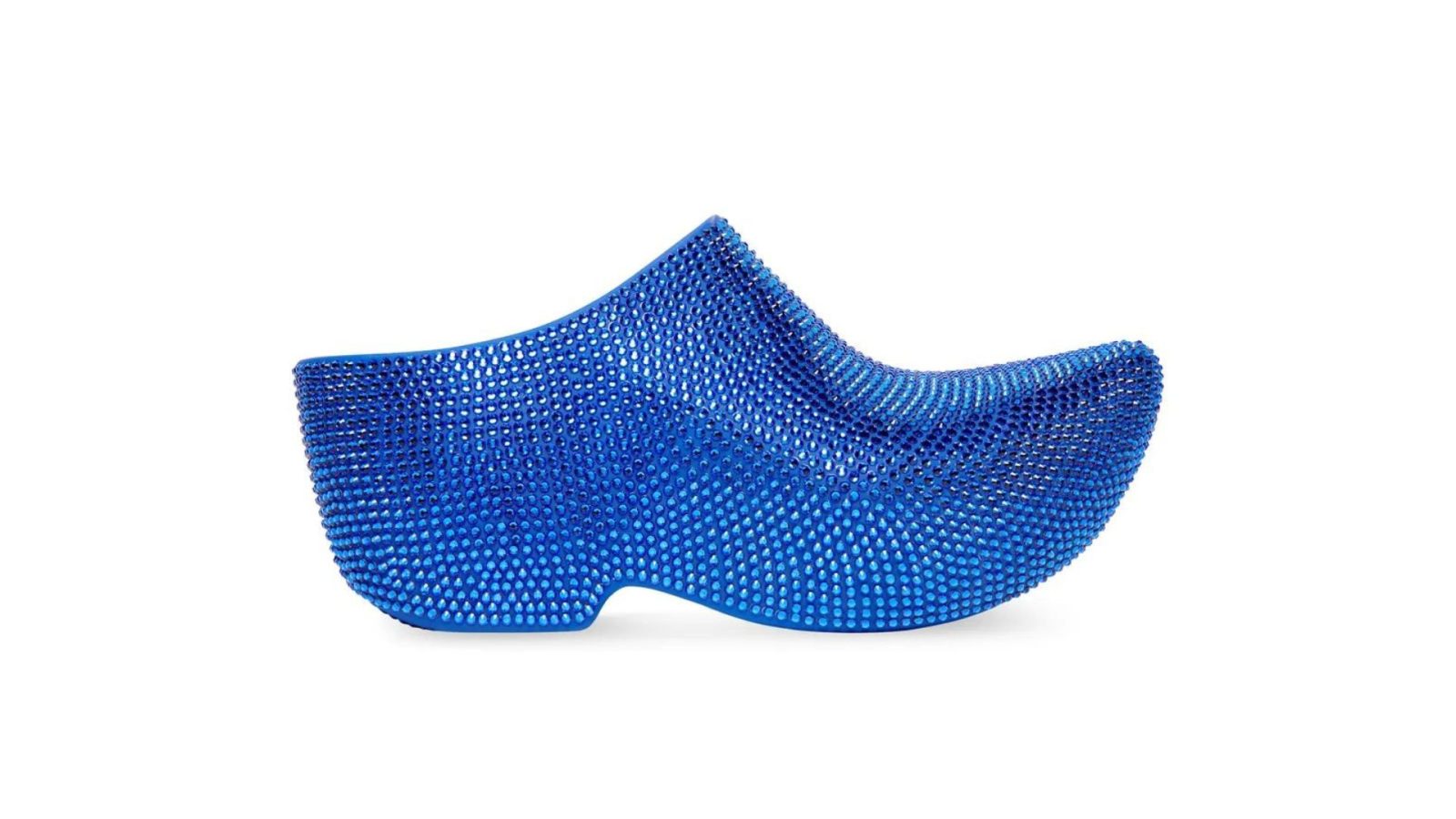 Balenciaga brengt oer-Hollandse klompen uit