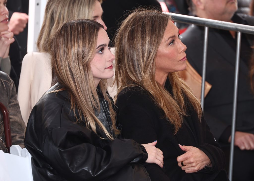 Courteney Cox poseert met dochter op Hollywood Walk of Fame