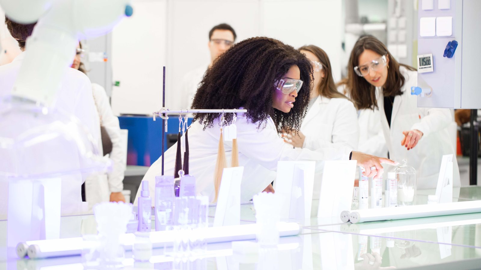 Maak kennis met de wetenschappers achter je beautyproducten