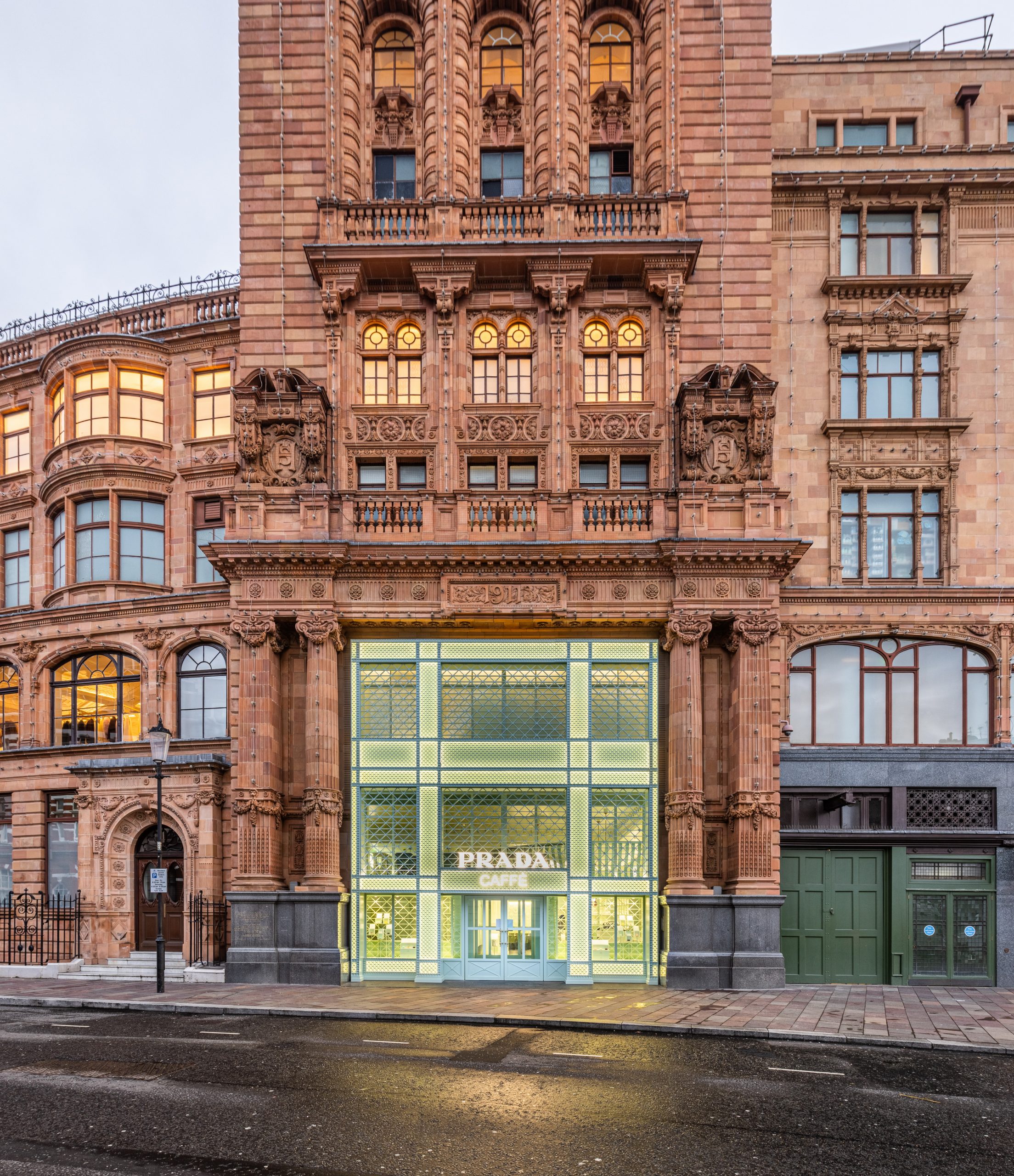 Wil je zien: Prada opent lichtgroen café in Harrods in Londen