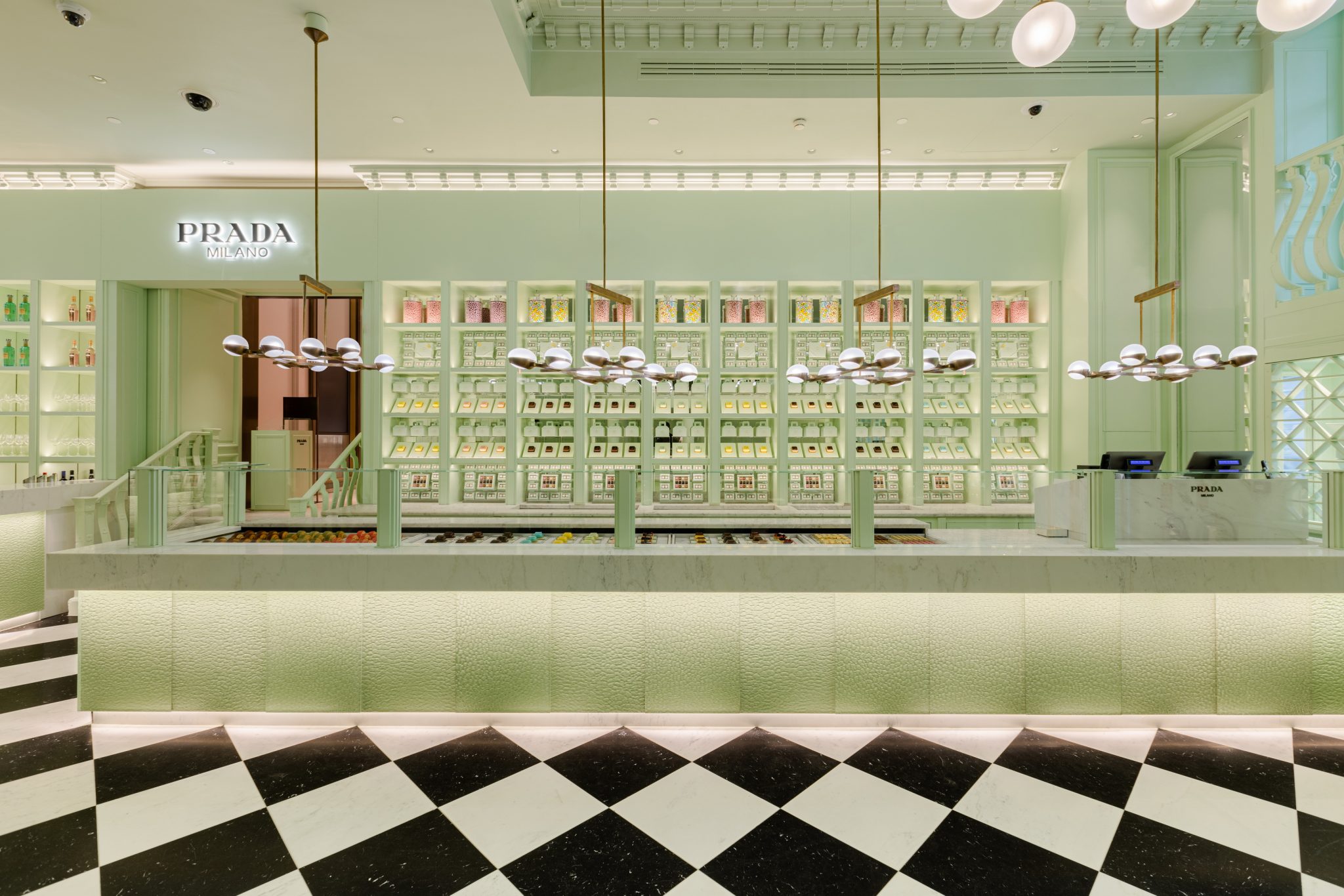 Wil je zien: Prada opent lichtgroen café in Harrods in Londen