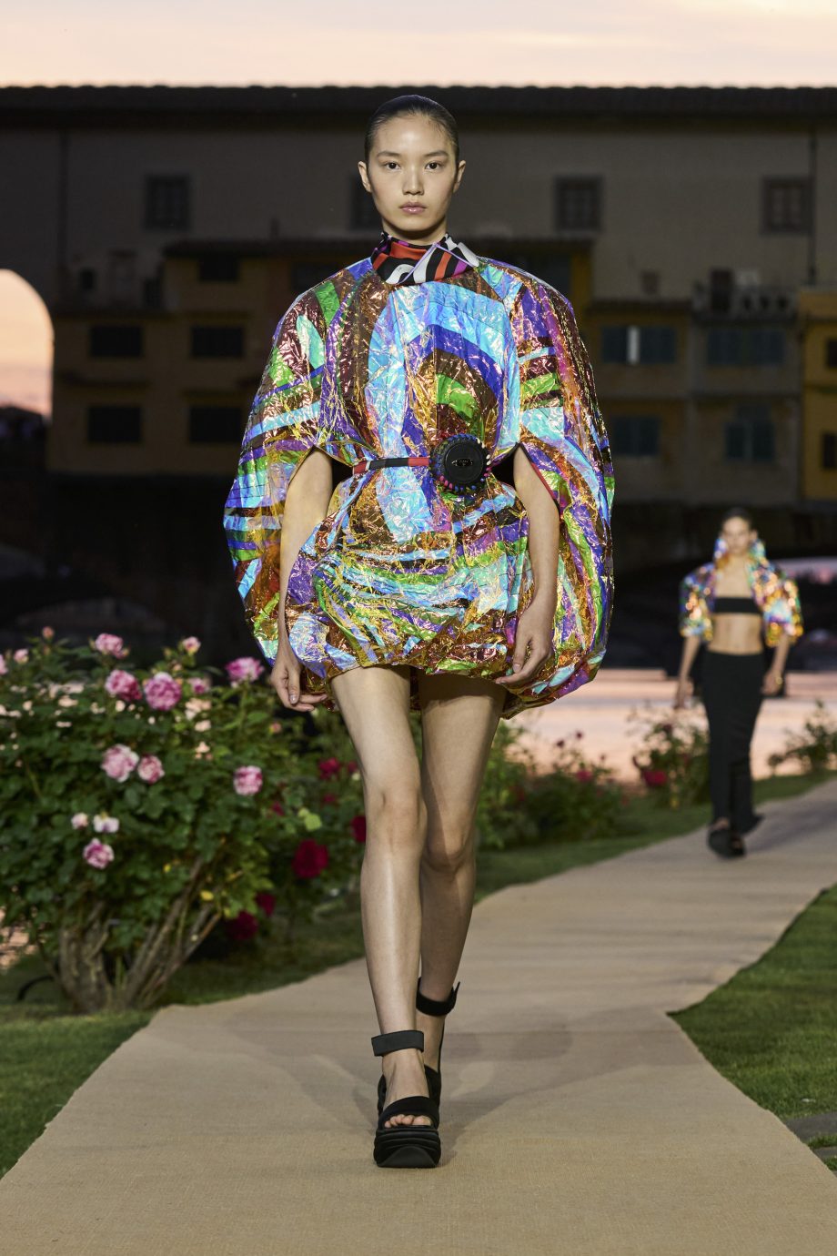 Jill Kortleve En Mila Van Eeten Lopen Pucci Resort 2024 In Florence