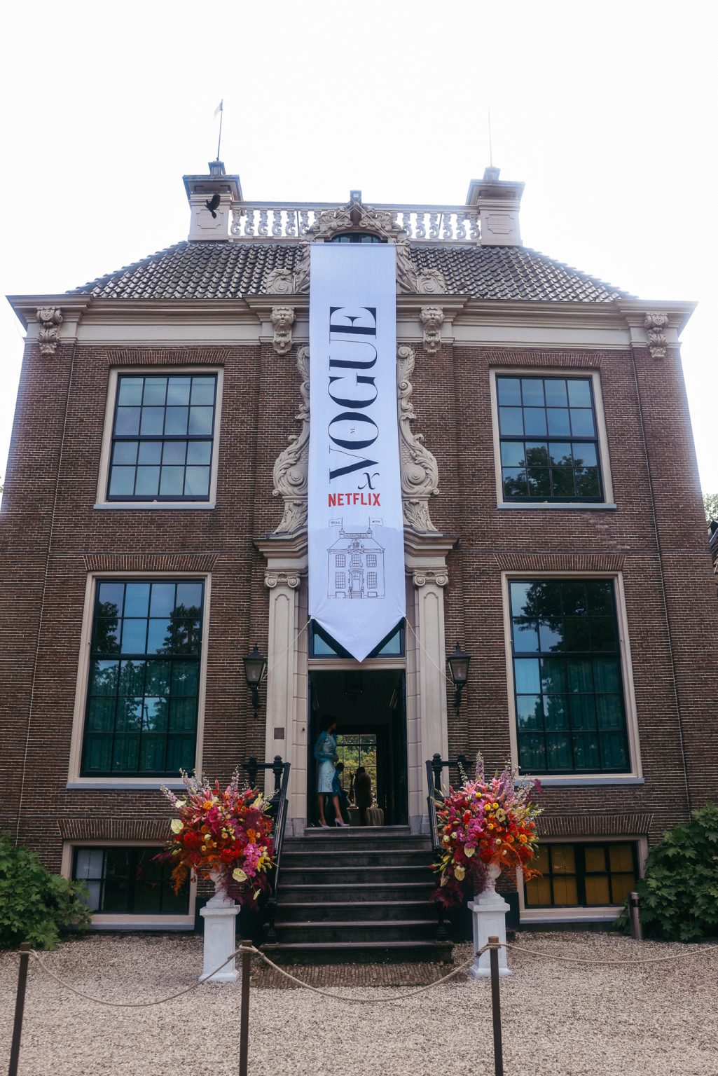 Vogue x Netflix Garden Party: hét feest voor het nummer met Queen Charlotte