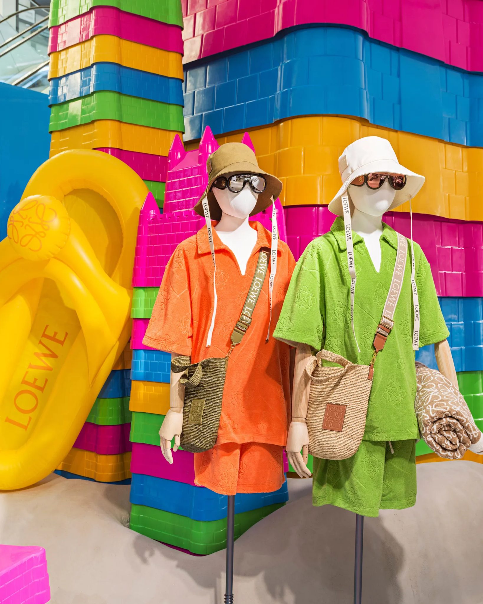 Loewe opent zomerse pop-up in Galeries Lafayette