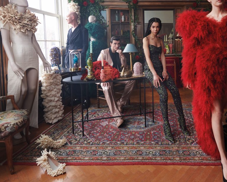 Zien: 9 Nederlandse ontwerpers maken looks voor Queen Charlotte