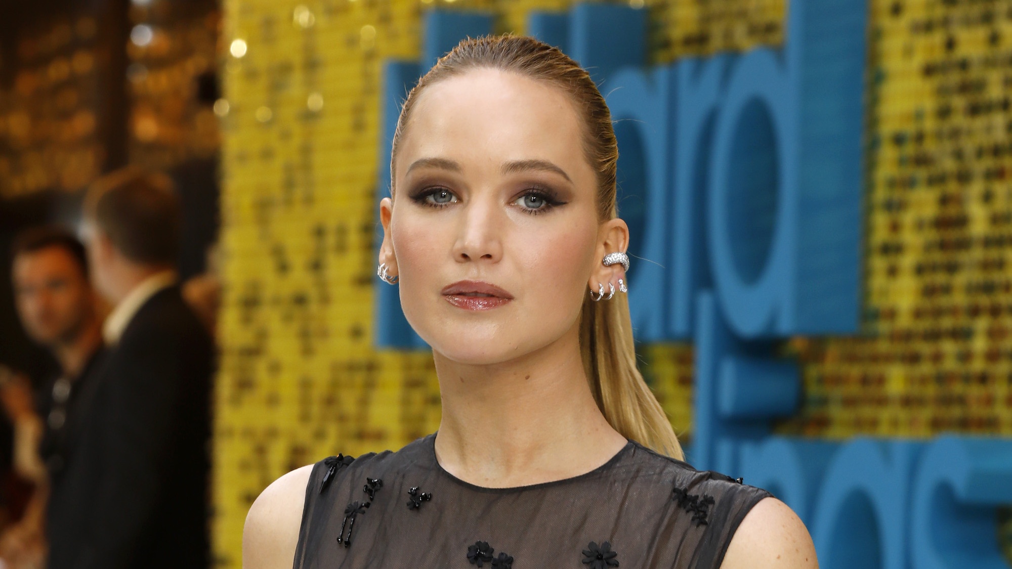 Jennifer Lawrence trapt haar perstour af in stijl