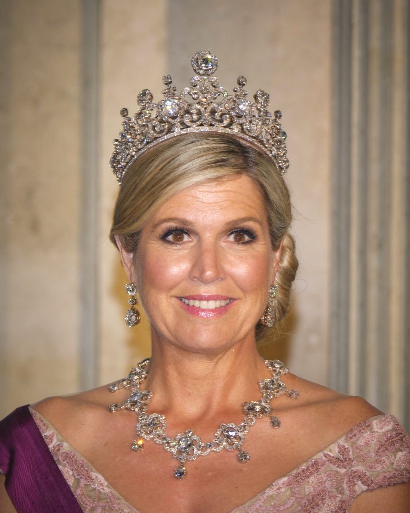 Koningin Máxima schittert in Jan Taminiau bij staatsbanket in België