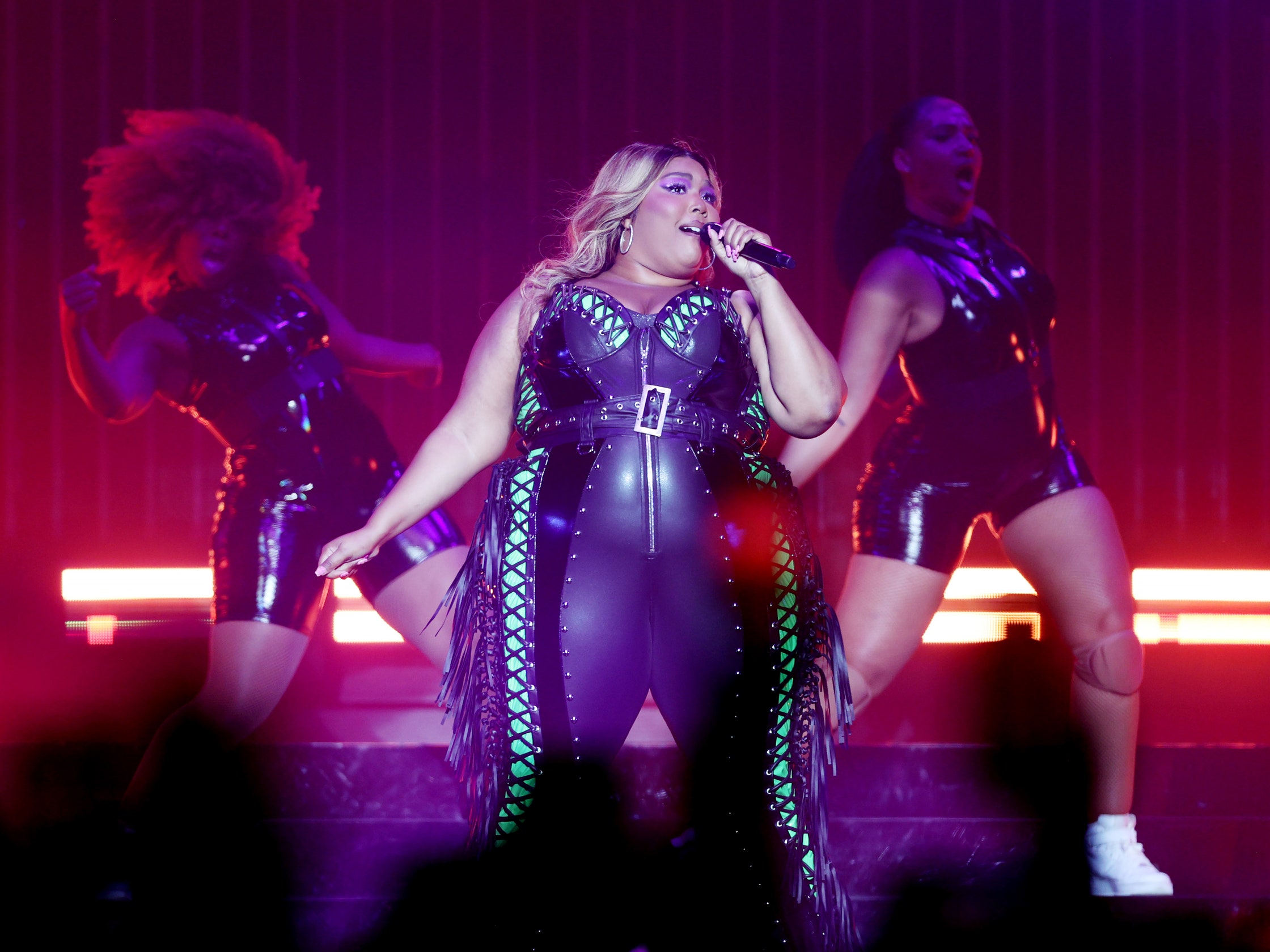 Lizzo geeft verklaring na beschuldigingen van voormalige dansers