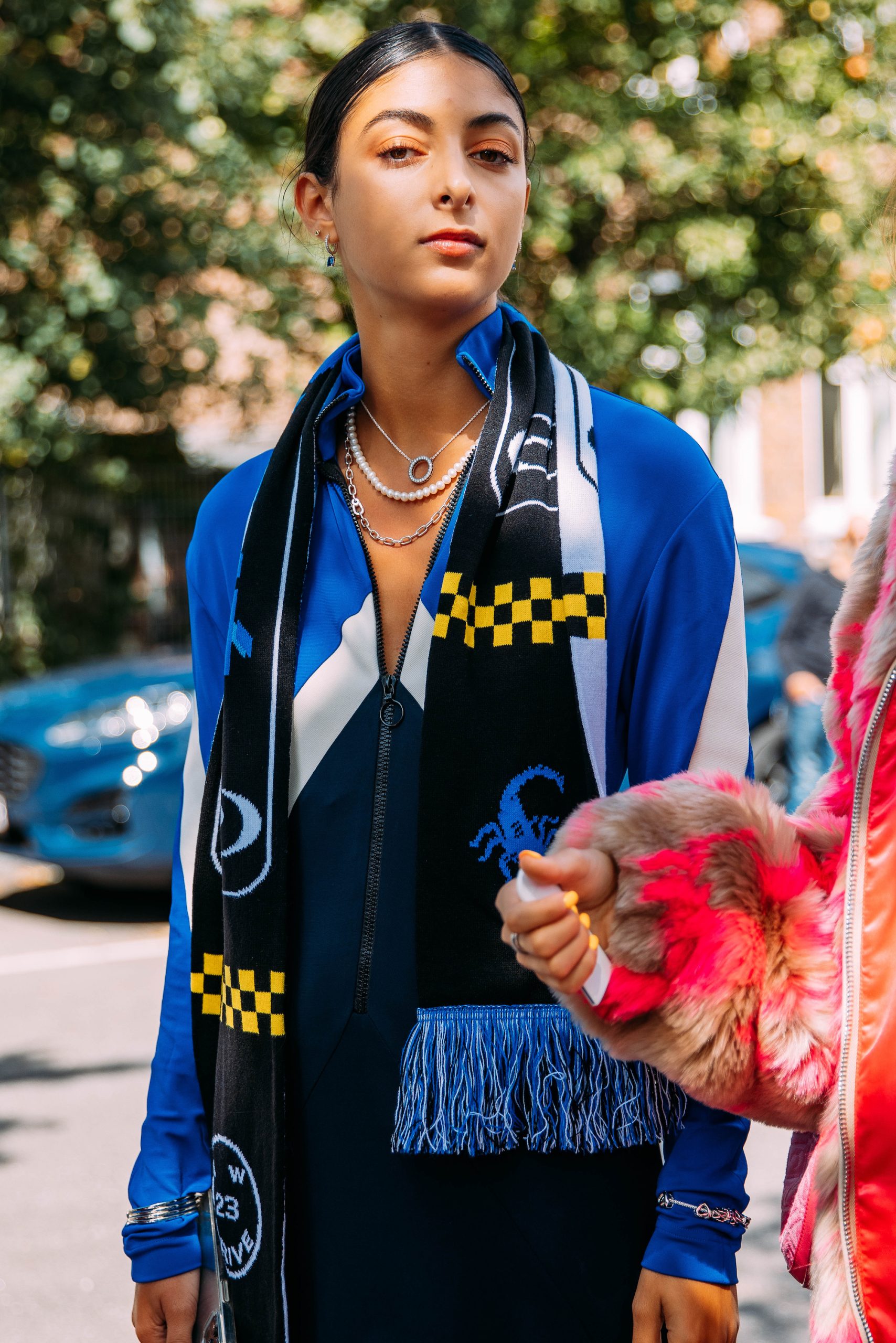 Blue Monday: 28 blauwe streetstylelooks die je dag kleur geven