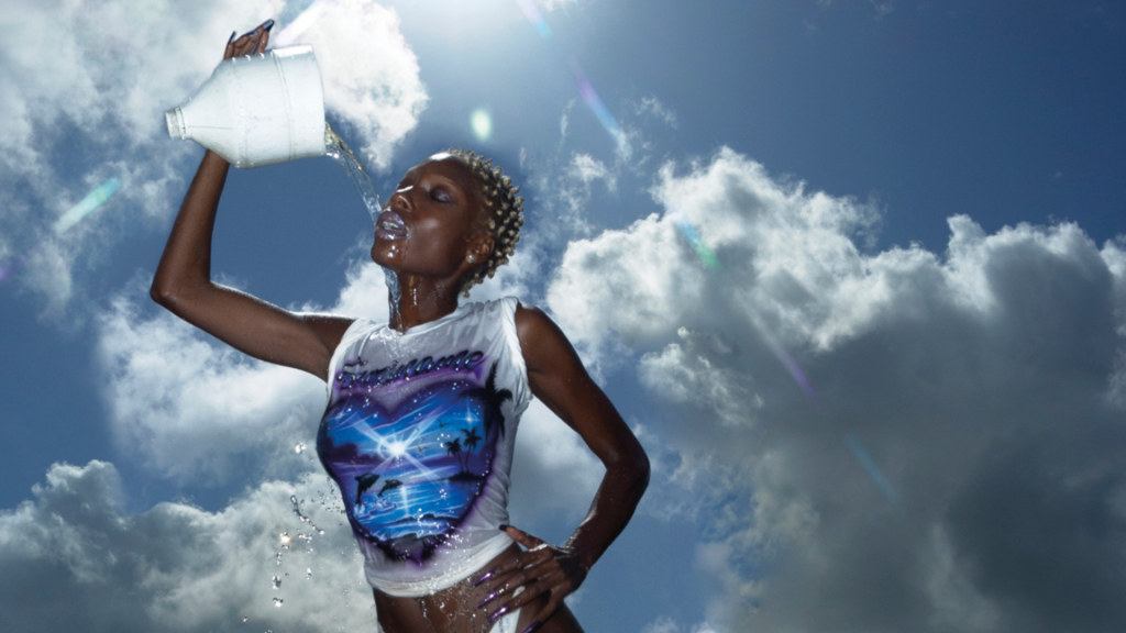 Alle voordelen van water met zout drinken op een lege maag Alle voordelen van water met zout drinken op een lege maag