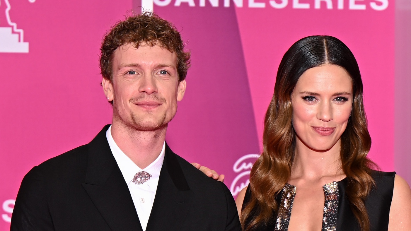 Delfina Chaves En Martijn Lakemeier In Cannes Voor Serie Máxima