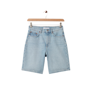 Dit zijn onze favoriete jorts, de denim broek met awkward lengte
