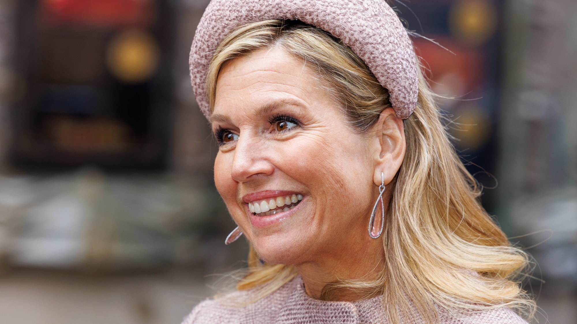 Koningin Máxima draagt opnieuw een stijlvolle monochrome look