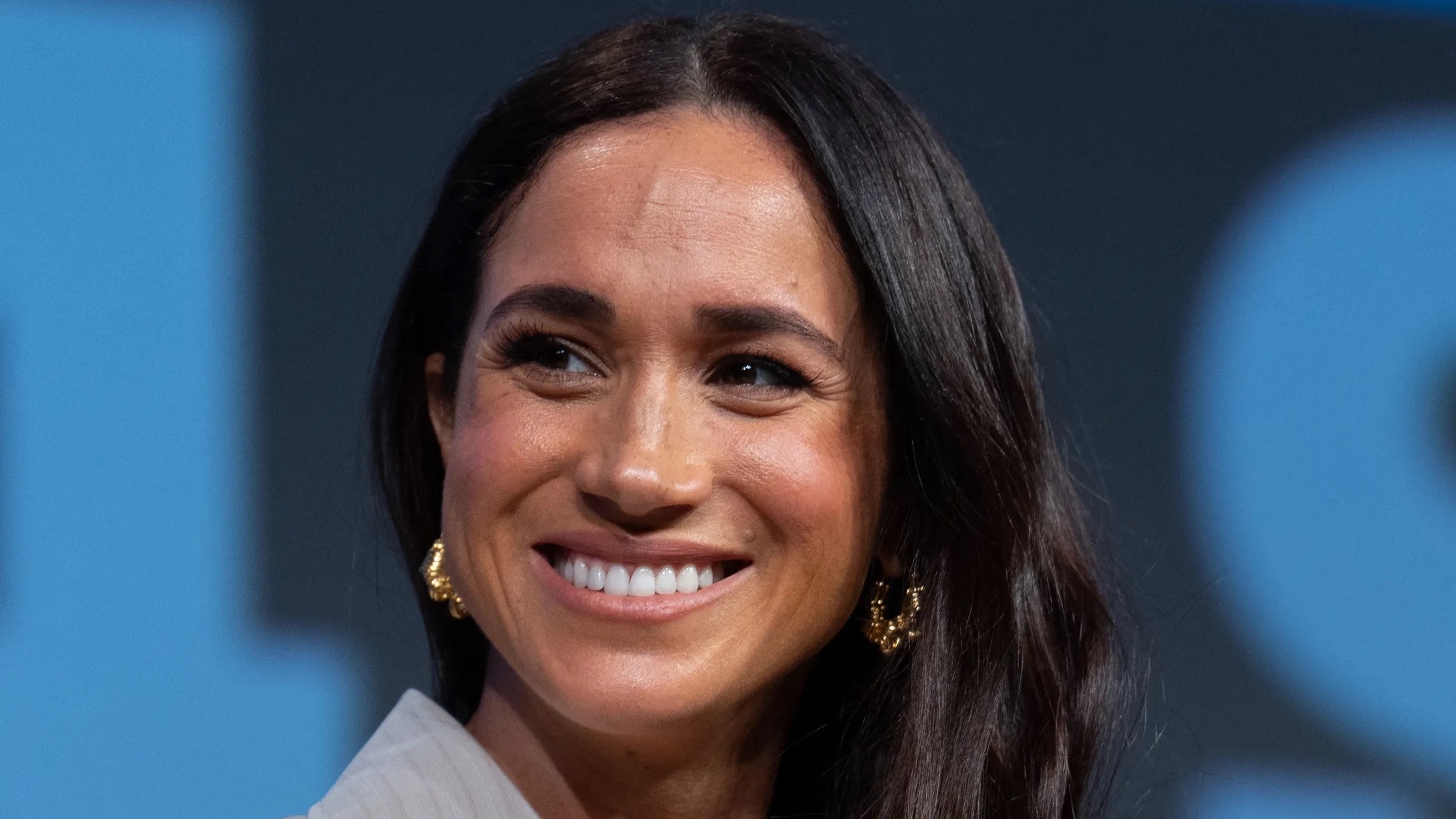 Een eerste glimp van de nieuwe look van Meghan Markle
