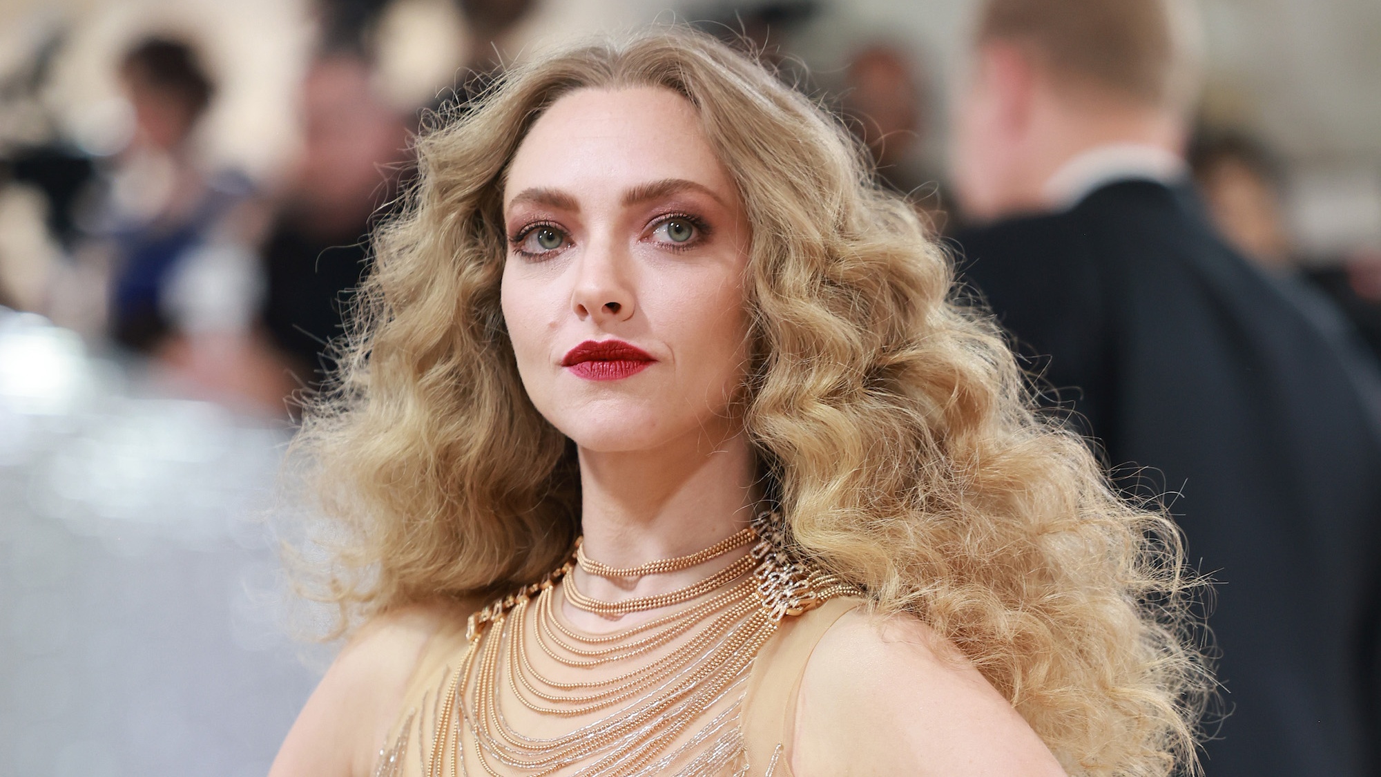 Amanda Seyfried 2024 Haar Amanda Seyfried's Silver 2024 Met Gala Look