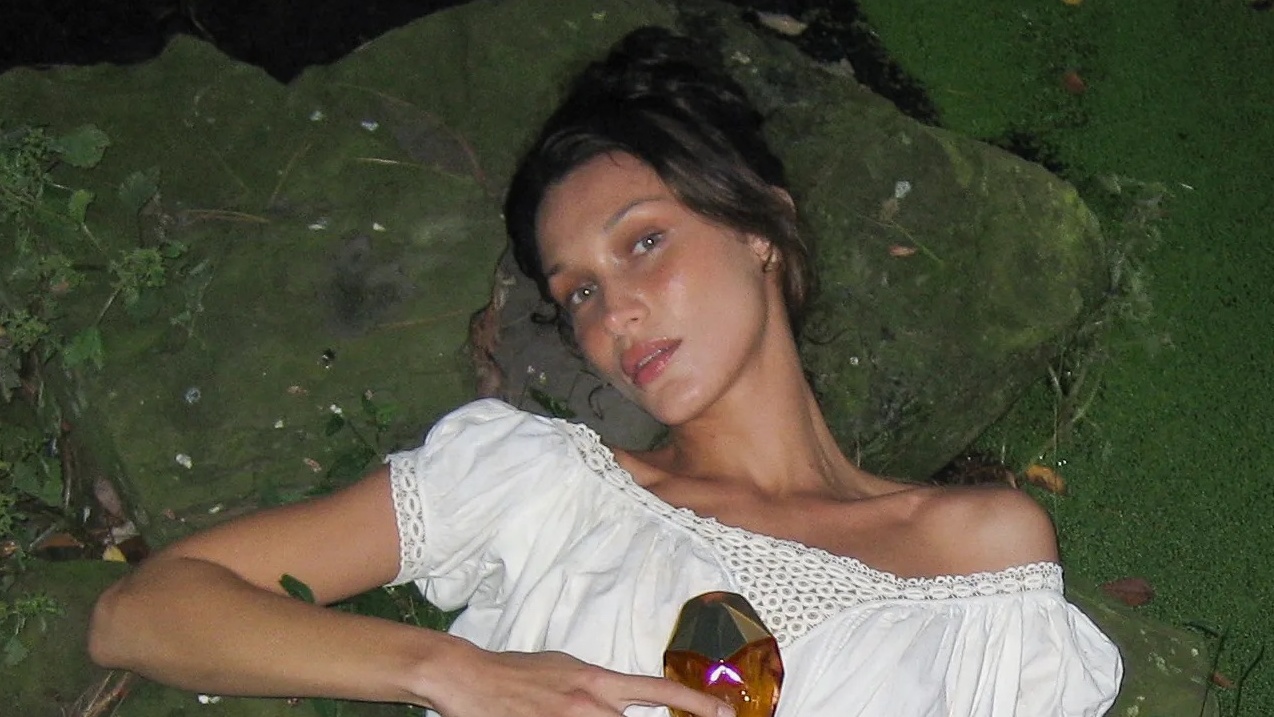 Bella Hadid lanceert parfummerk Orebella