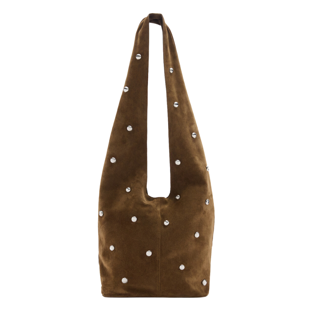 De tas met studs is overduidelijk hét accessoire van het moment