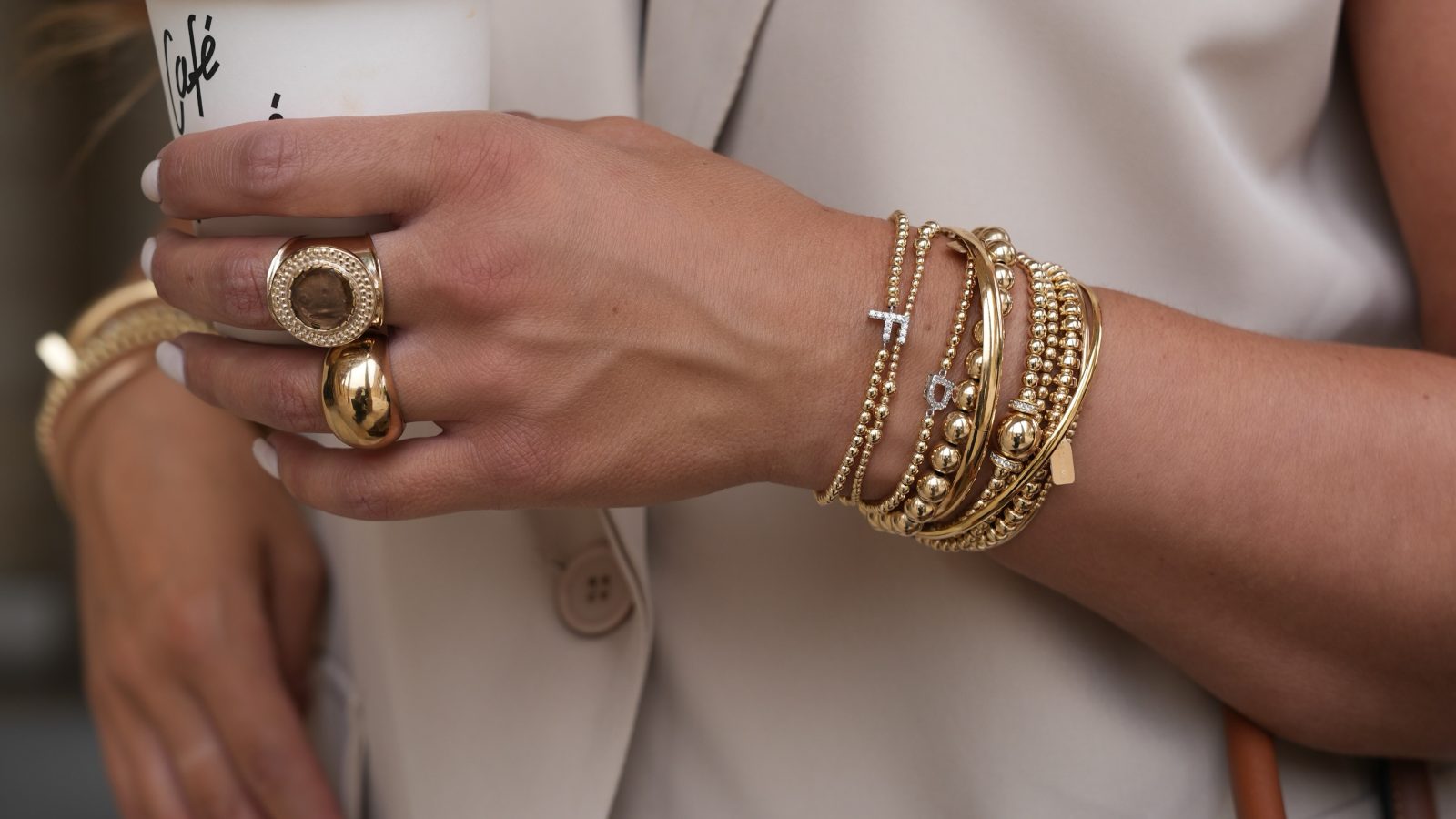 Deze tijdloze sieraden gaan lang mee en sluiten aan op elke stijl