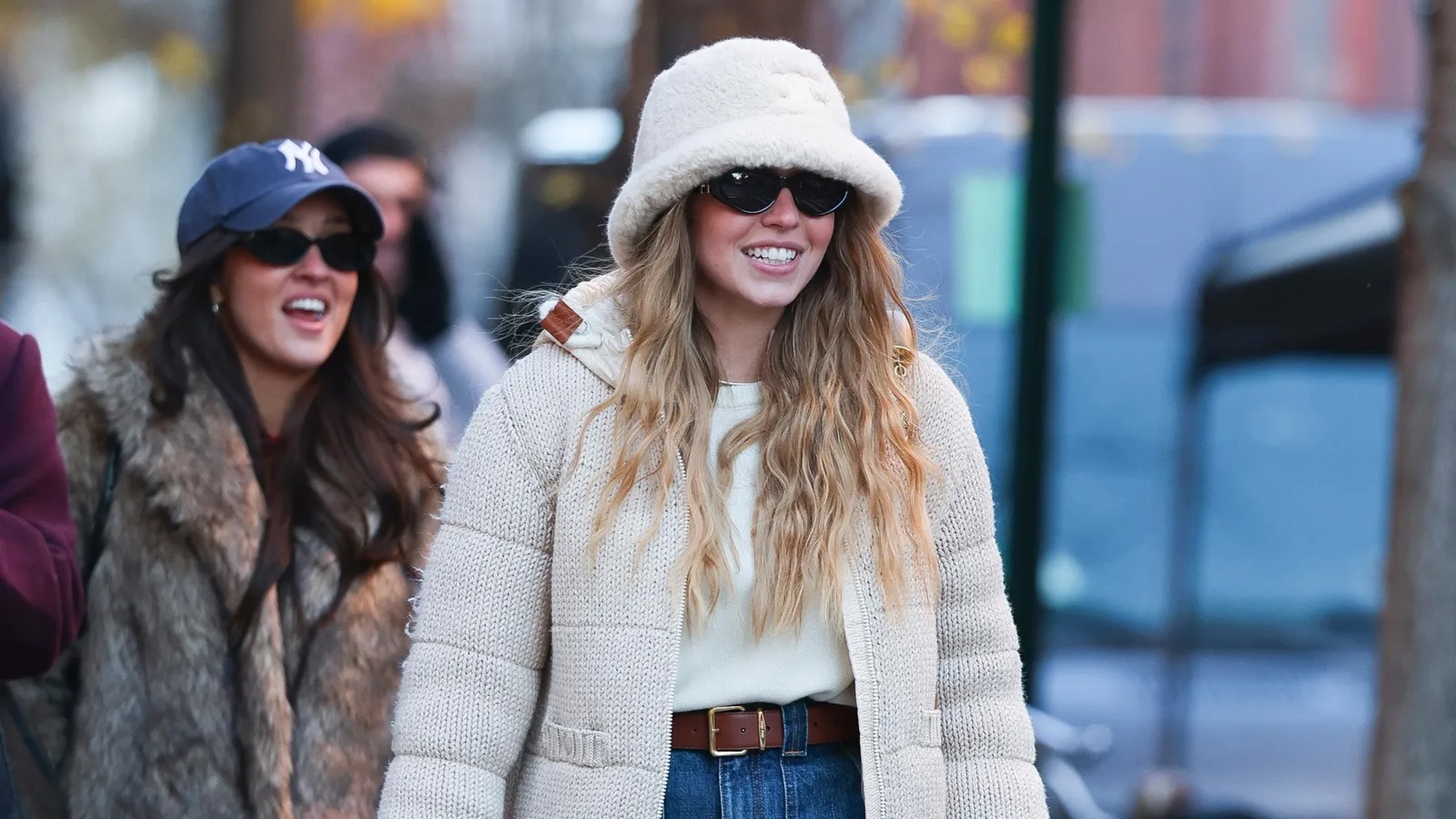 Sydney Sweeney verschijnt op date in een zwarte, leren look