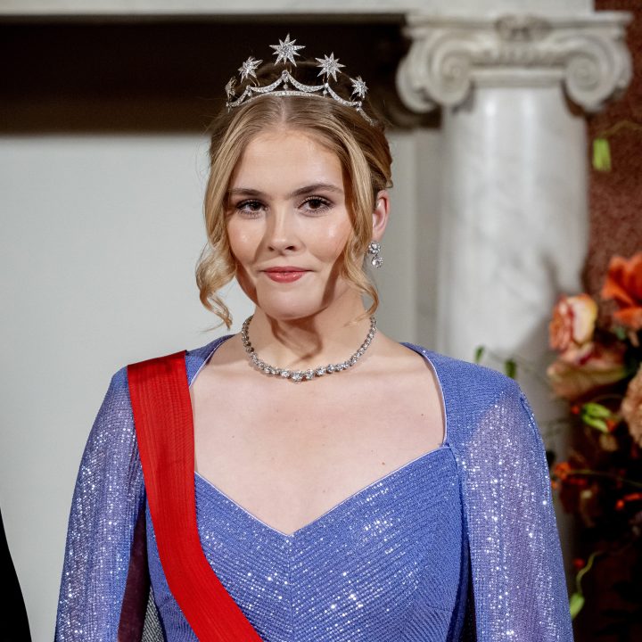 Prinses Amalia omarmt boho-chic in Madrid – hier shop je haar jurk