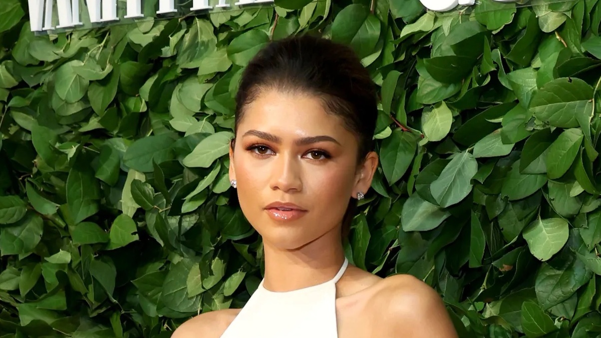 Zendaya is een minimalistische bruid bij de Gotham Awards 2024