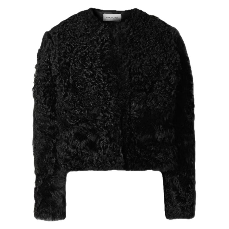 Het fluffy jasje is populair en perfect voor het tussenseizoen