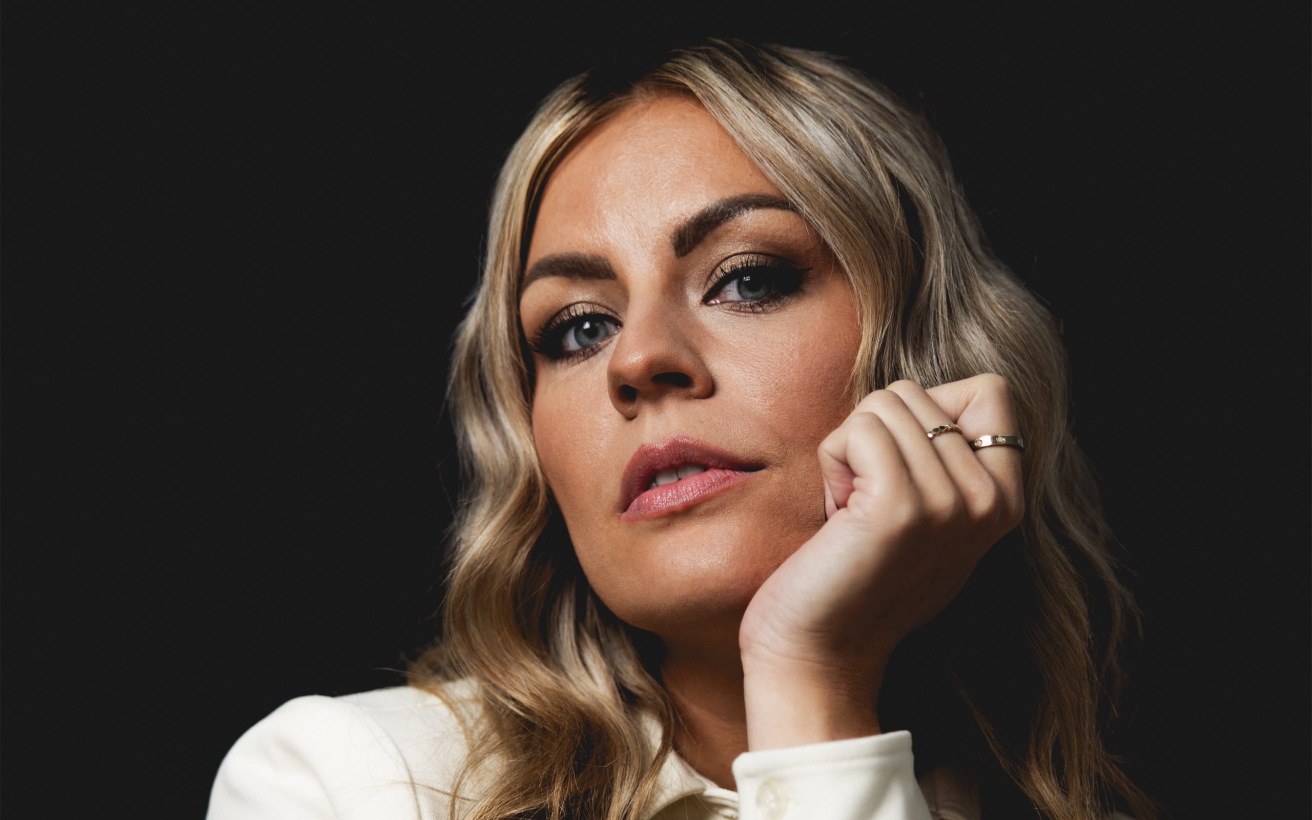 Vrijuit van Iris de Graaf is het nieuwe boek van Vogue Boekenclub