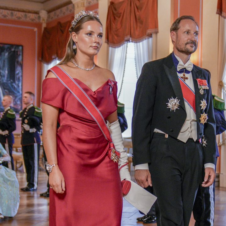 Koningin Máxima draagt Natan tijdens NAVO-diner