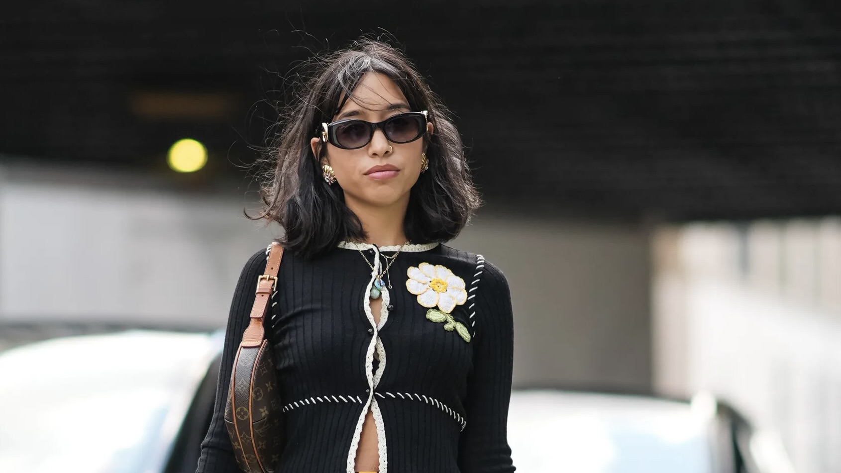 De rok met polkadots is terug en zo draag je ’m dit seizoen