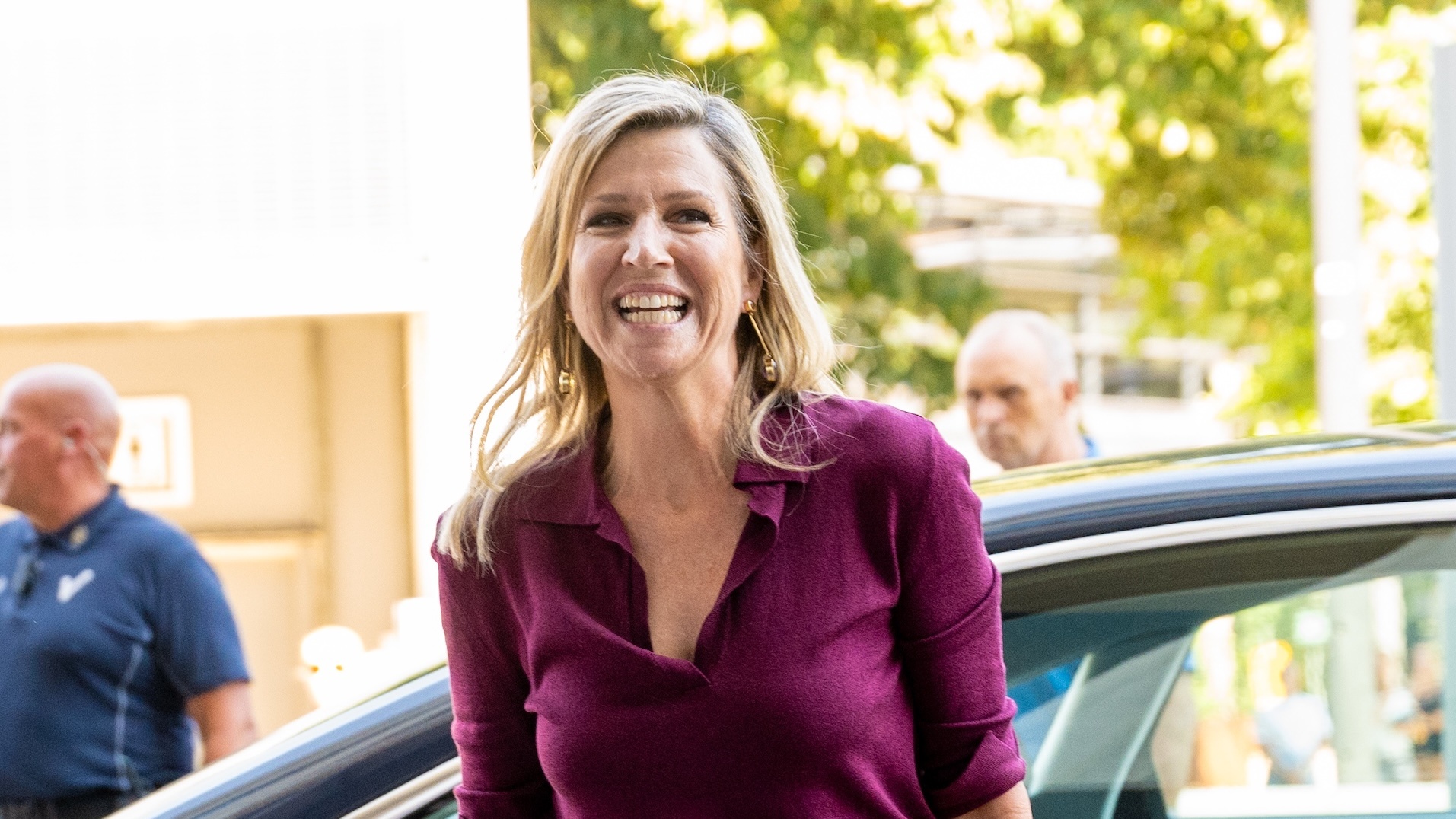 Koningin Máxima draagt trendy raffia ballerina's in Nijmegen