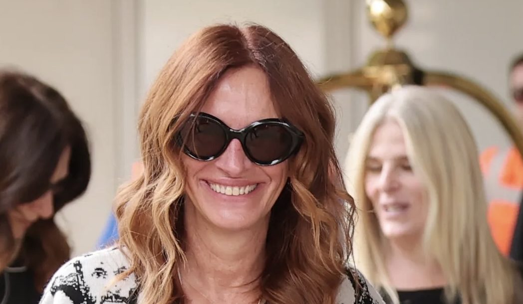 Julia Roberts draagt vest met Luca Guadagnino erop in Venetië