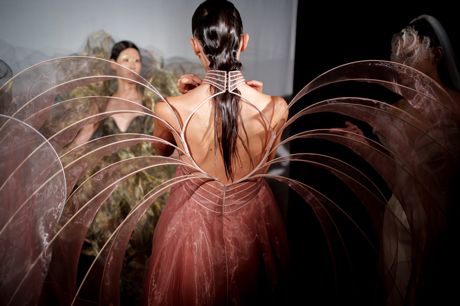 Vogue spreekt Iris van Herpen over haar nieuwe tentoonstelling