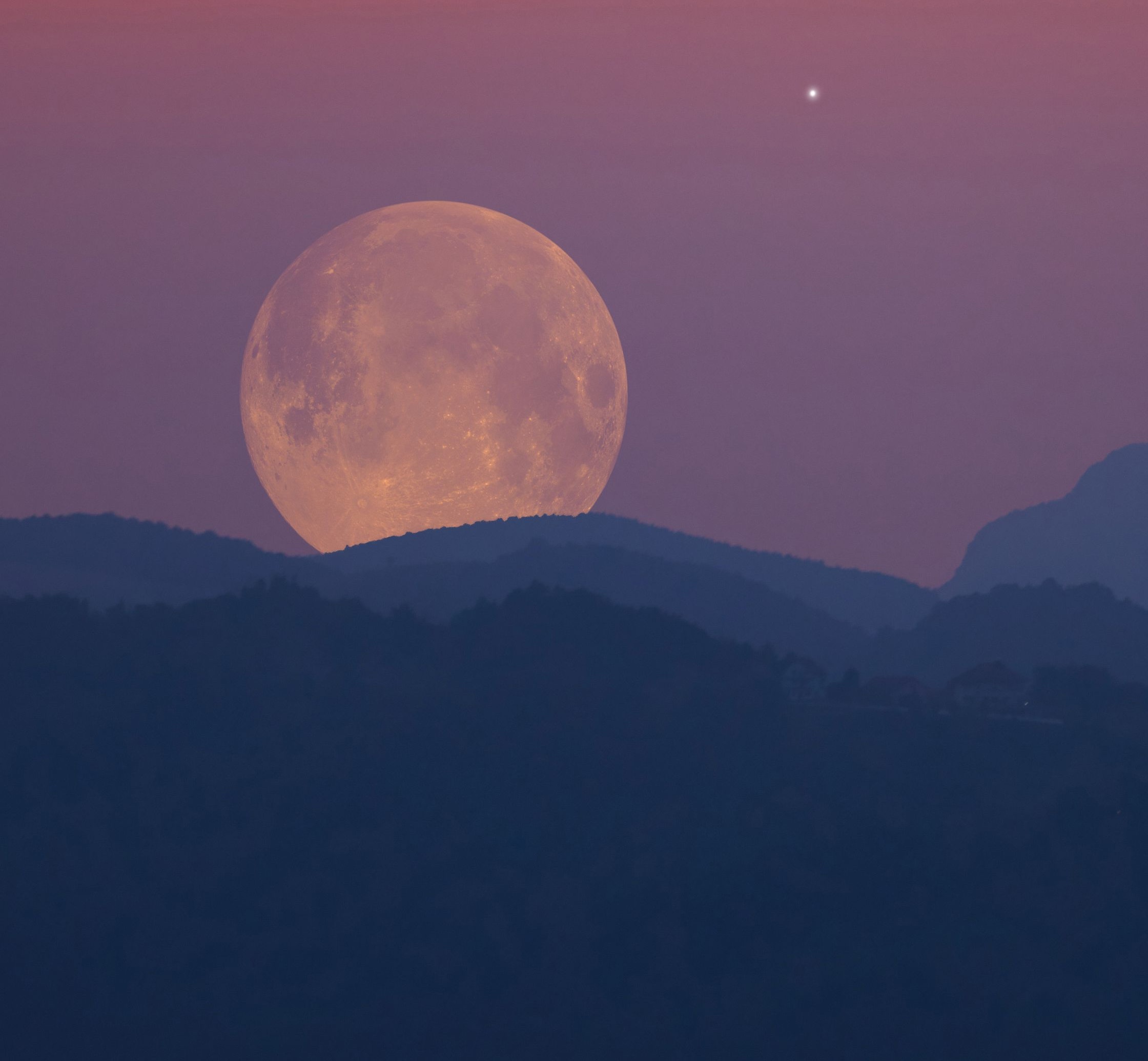 De volle maan van september 2025 verandert in een bloedmaan