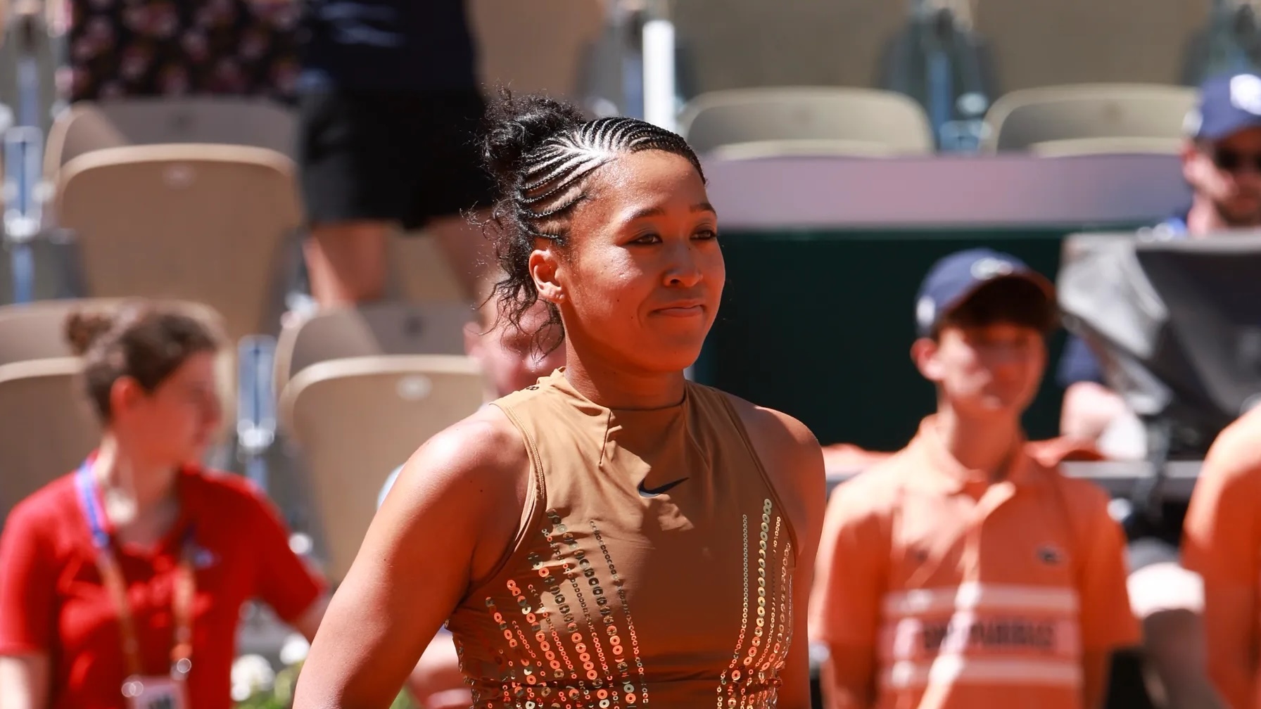 Naomi Osaka maakt een stijlvolle entree op Roland Garros 2026